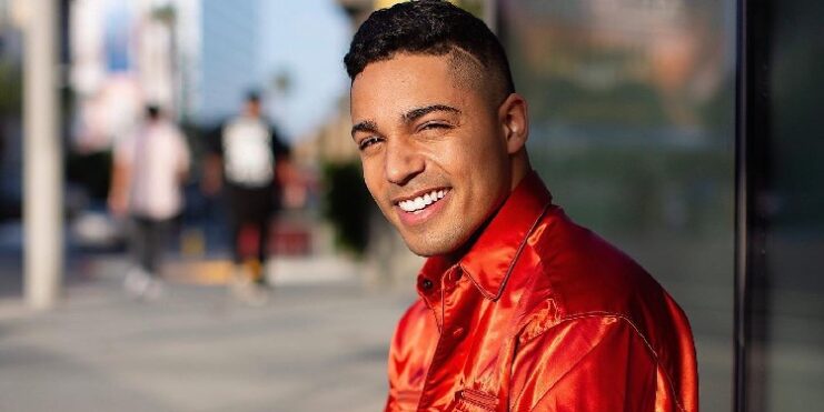 Michael Evans Behling Biography, Age, Height, Girlfriend & Net Worth - VCSD